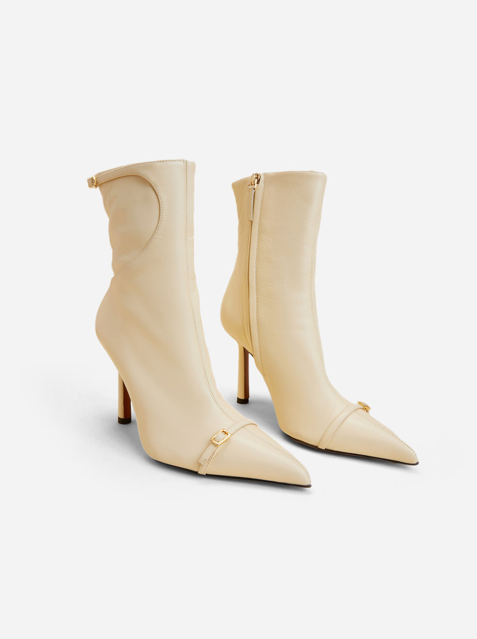 Pointy Toe Boots by Manu Atelier