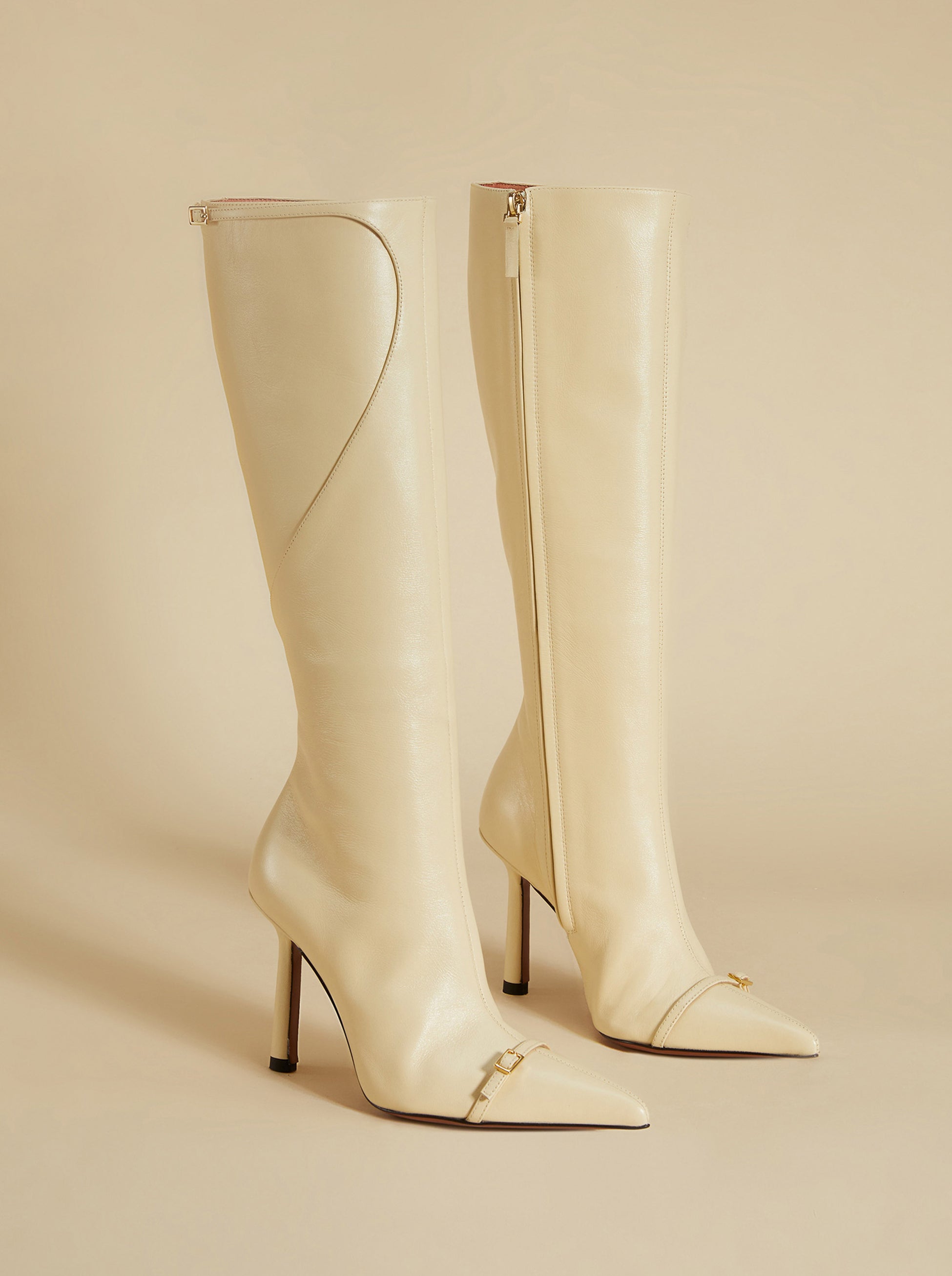 Pointy Toe Boots by Manu Atelier