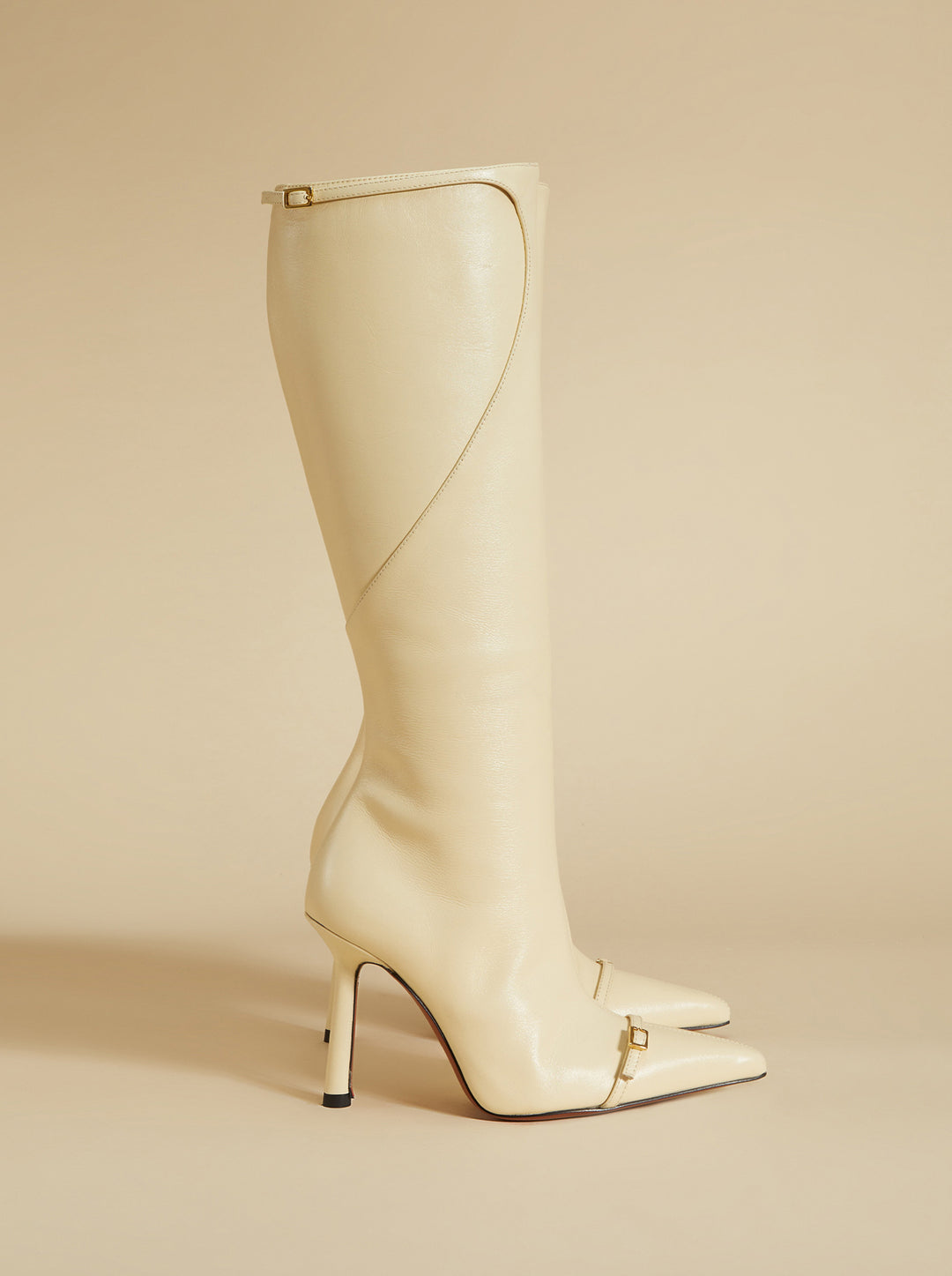 Pointy Toe Boots by Manu Atelier